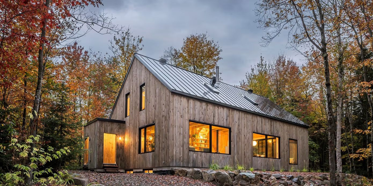 Saint-Gabriel House Clairoux - nowoczesna stodoła | inspiracje, projekty i budowa domów stodoła